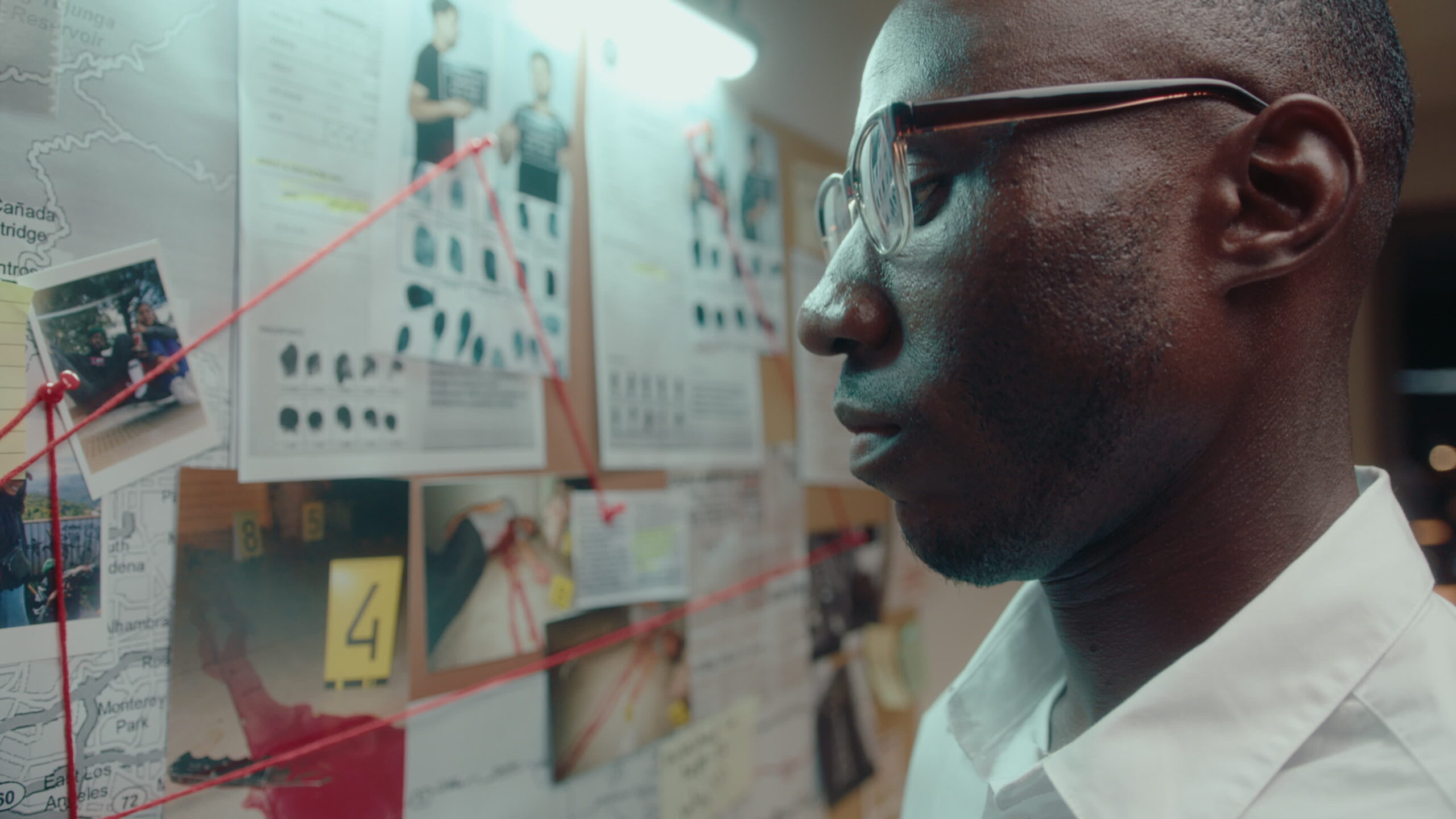 Detective Crime Board Investigation Thinking (84)